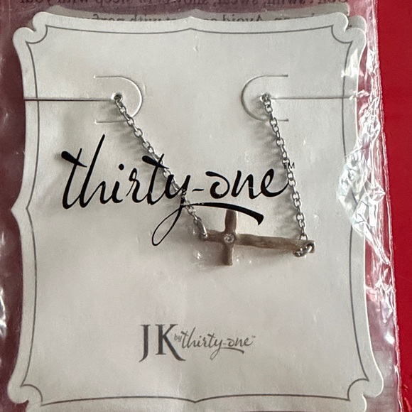 thirty-one | Jewelry | Thirtyone Silver Cross Necklace | Poshmark
